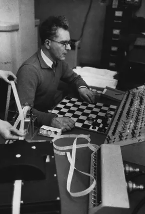 Robot Chess (1951) - MobyGames