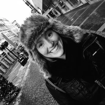 Laura Deeley (video game credits, biography) - MobyGames