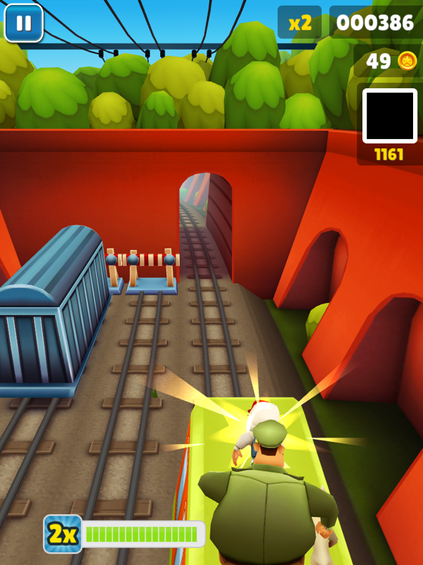 Screenshot of Subway Surfers (iPad, 2012) - MobyGames