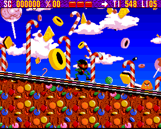 Screenshot of Zool (Amiga CD32, 1992) - MobyGames