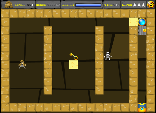 Screenshot of Crypt Raider (Browser, 2003) - MobyGames
