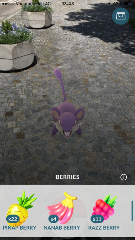 Screenshot of Pokémon GO (iPhone, 2016) - MobyGames
